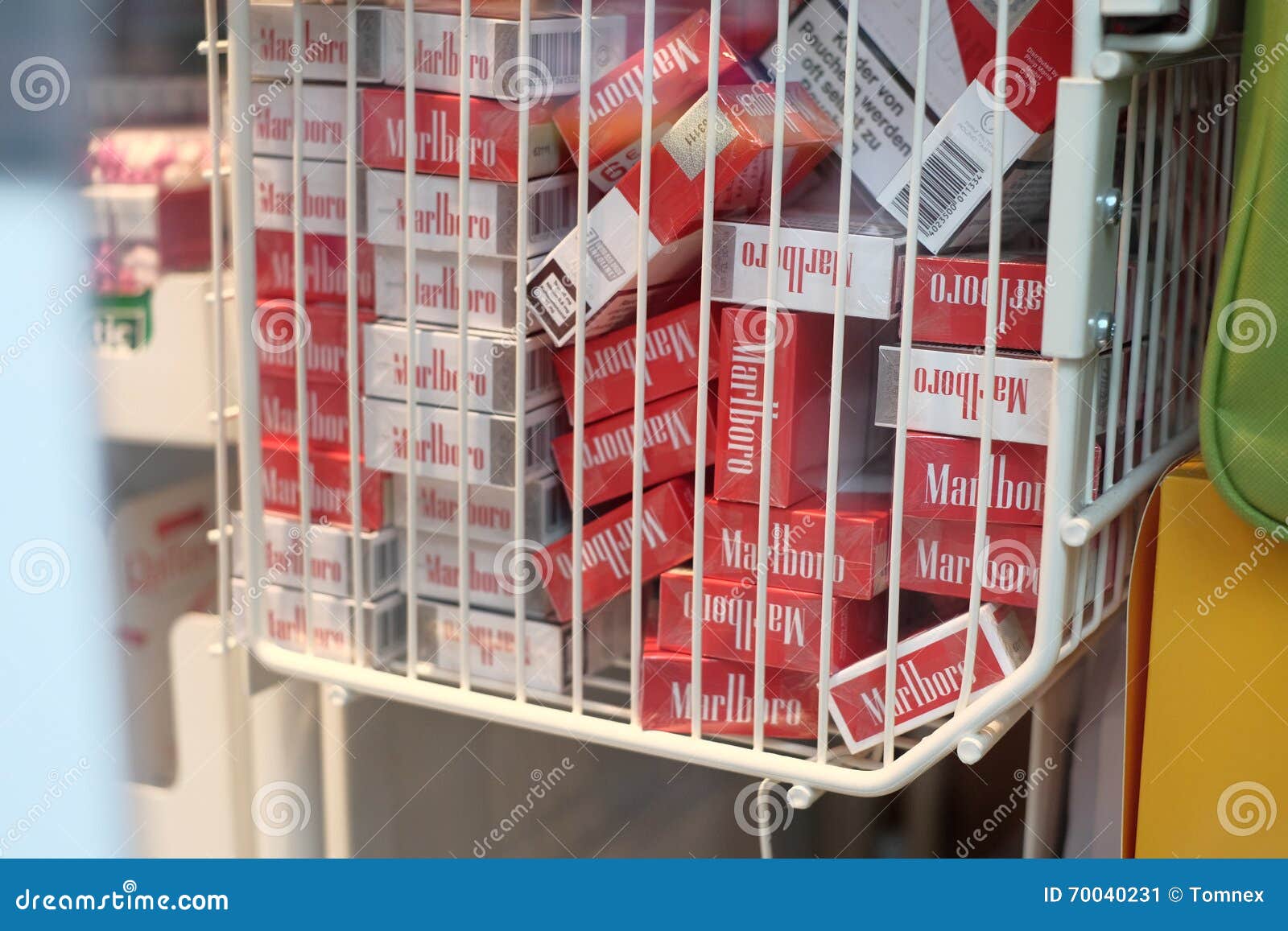 Marlboro cigarette boxes editorial photo. Image of boxes - 70040231