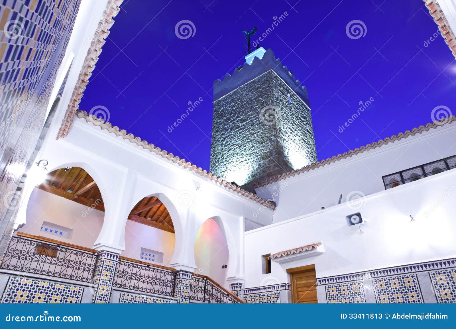 Marokkaanse Moskee in Chefchaouen Stock Afbeelding - Image of ...