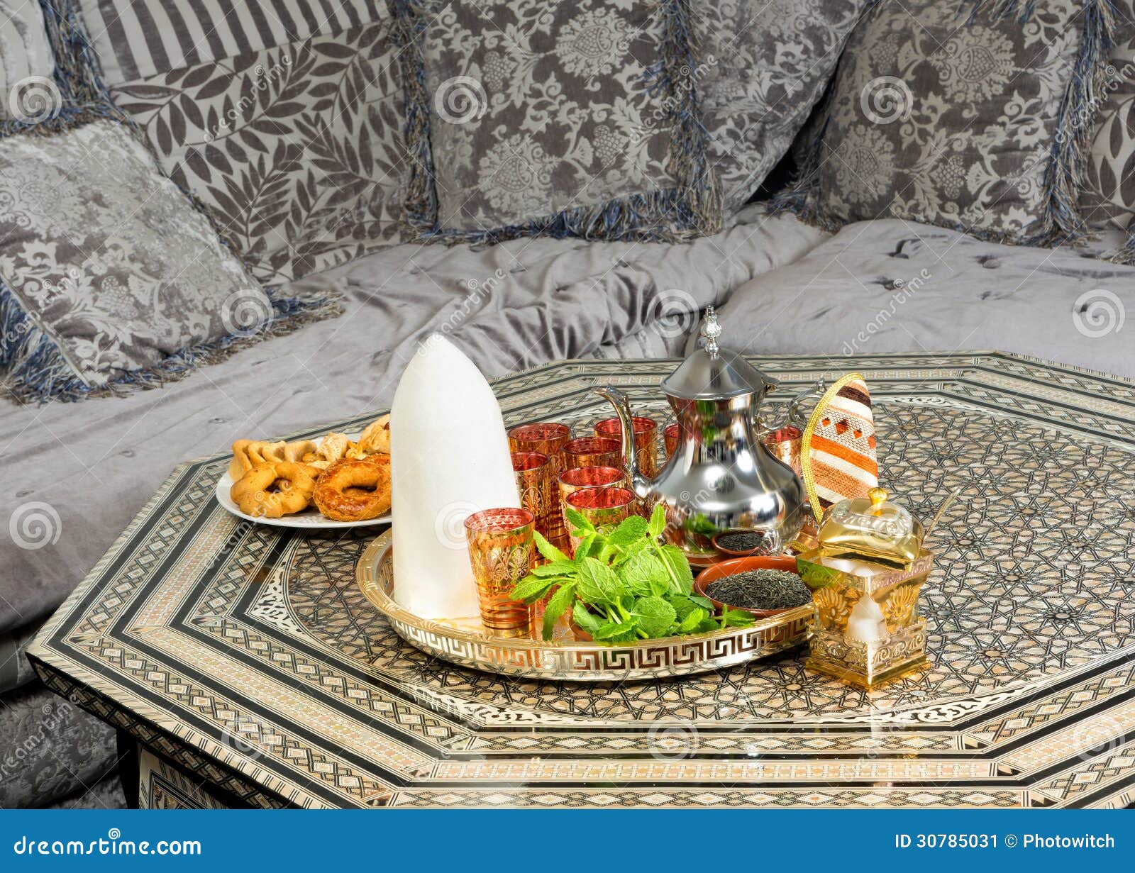 Marokkaanse Suikerkegel En Thee Stock Afbeelding - Image of berber ...