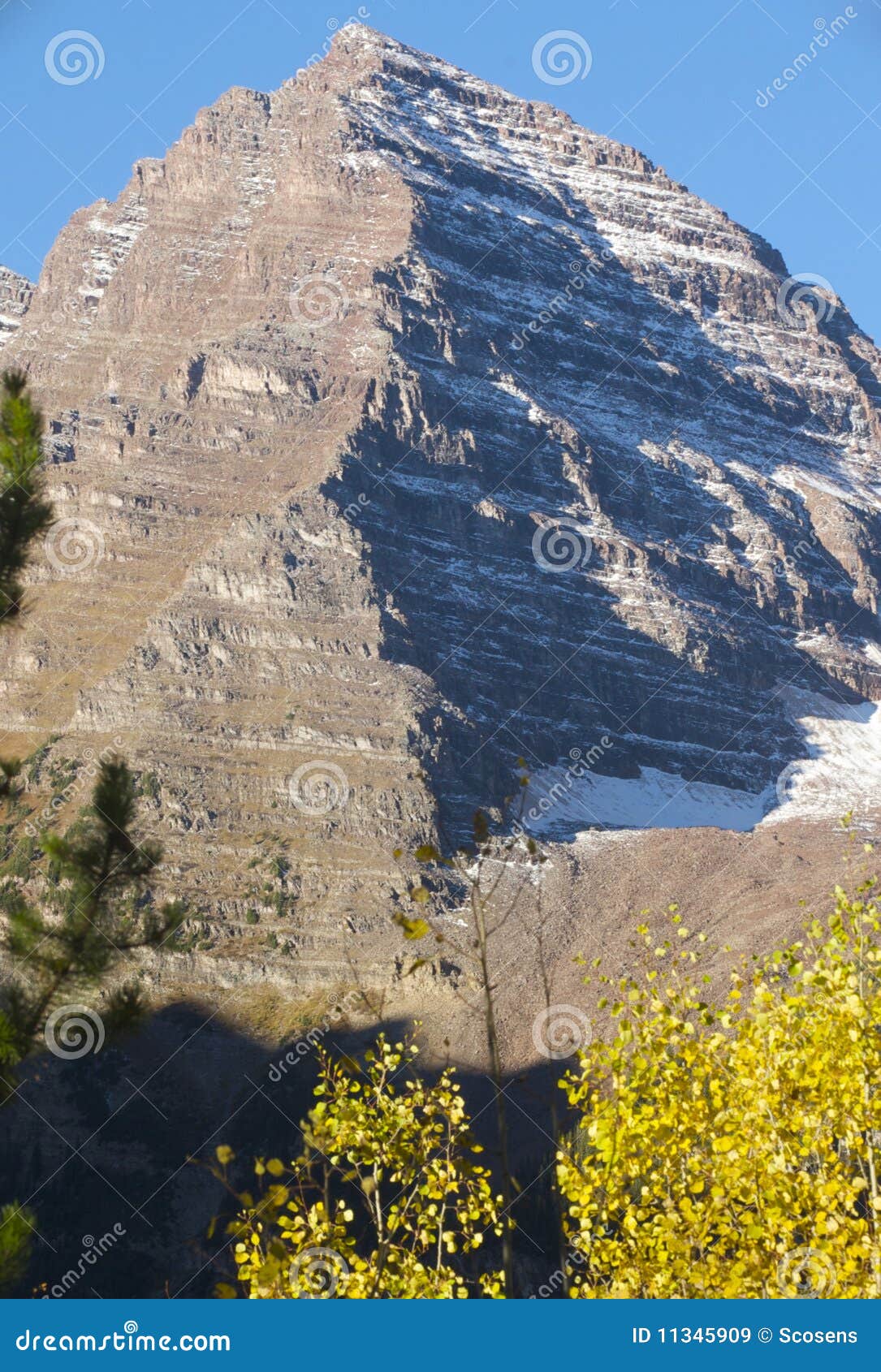 Maroon Bells in Autumn stock image. Image of golden, nature - 11345909