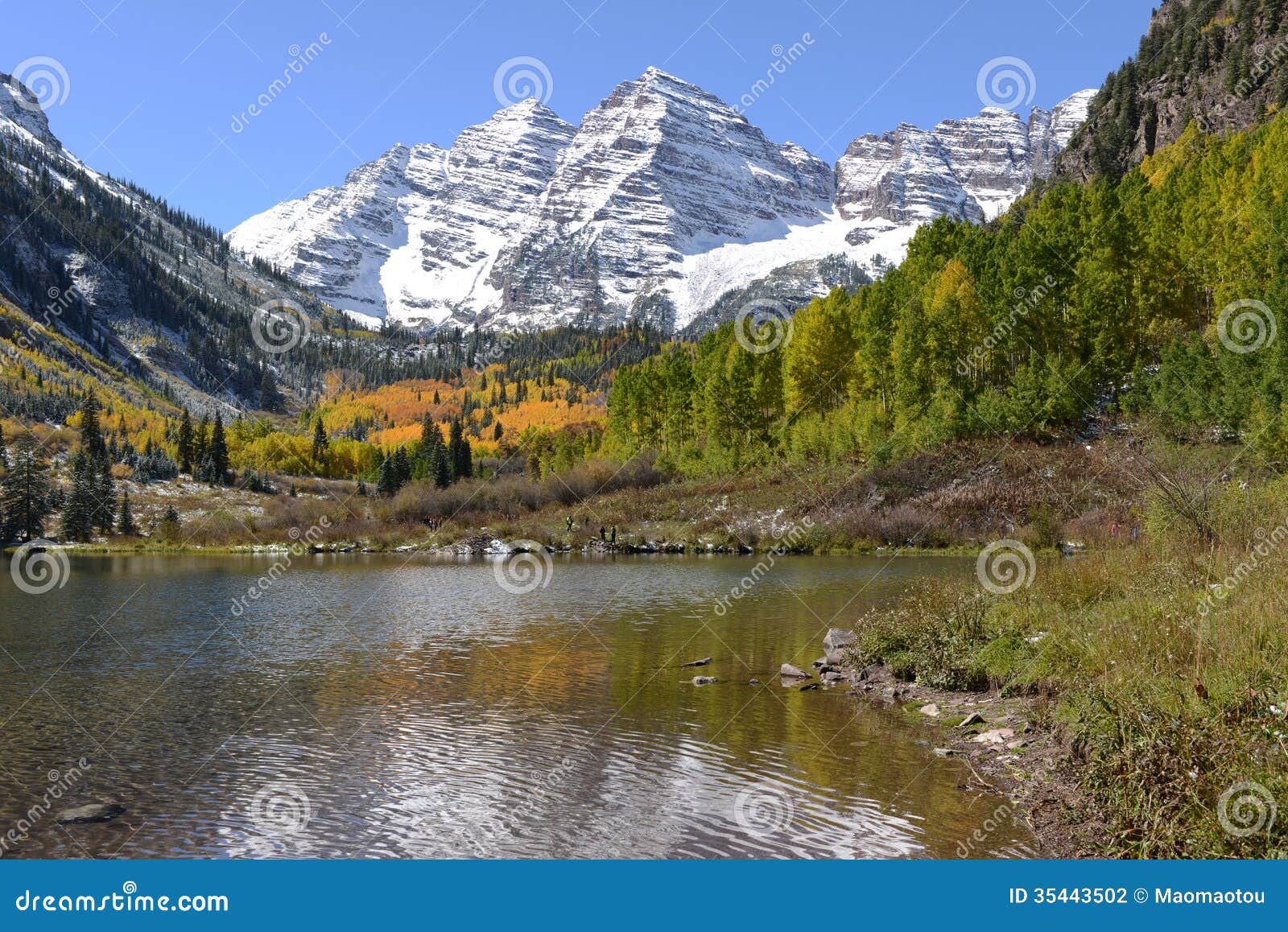 Maroon Bells in Autumn stock photo. Image of autumn, nature - 35443502