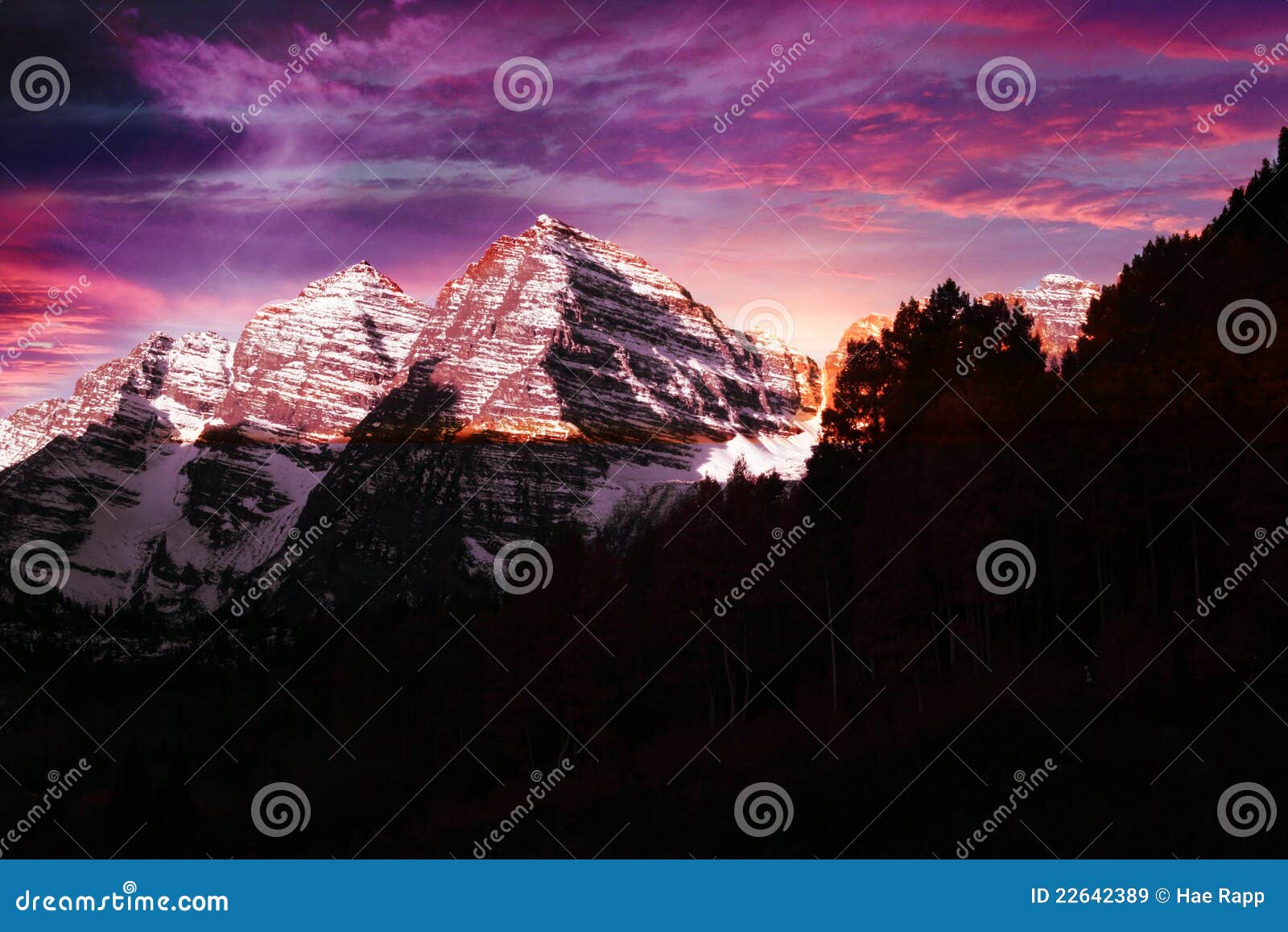 Maroon Bells Sunrise stock image. Image of sunrise, resorts - 22642389