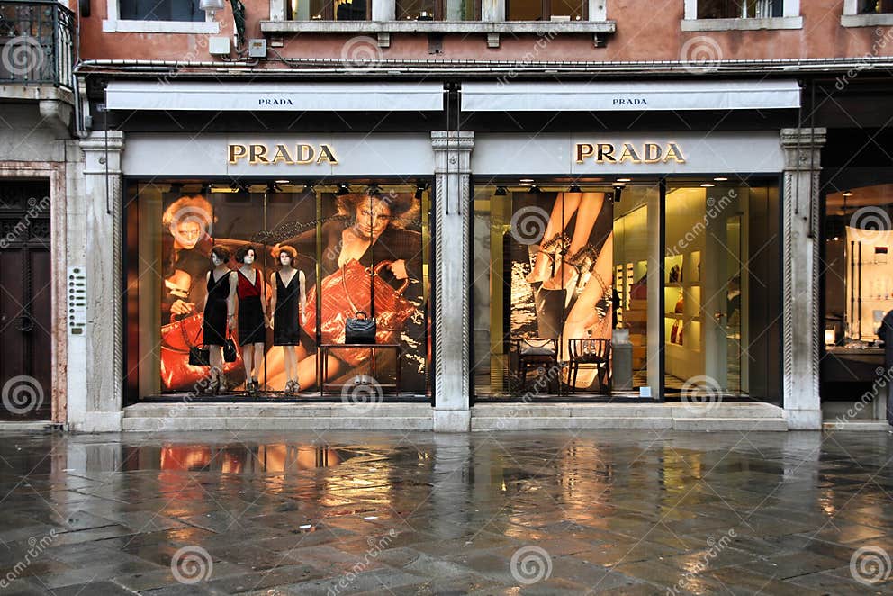 Marque de luxe - Prada image stock éditorial. Image du mémoire - 11180209