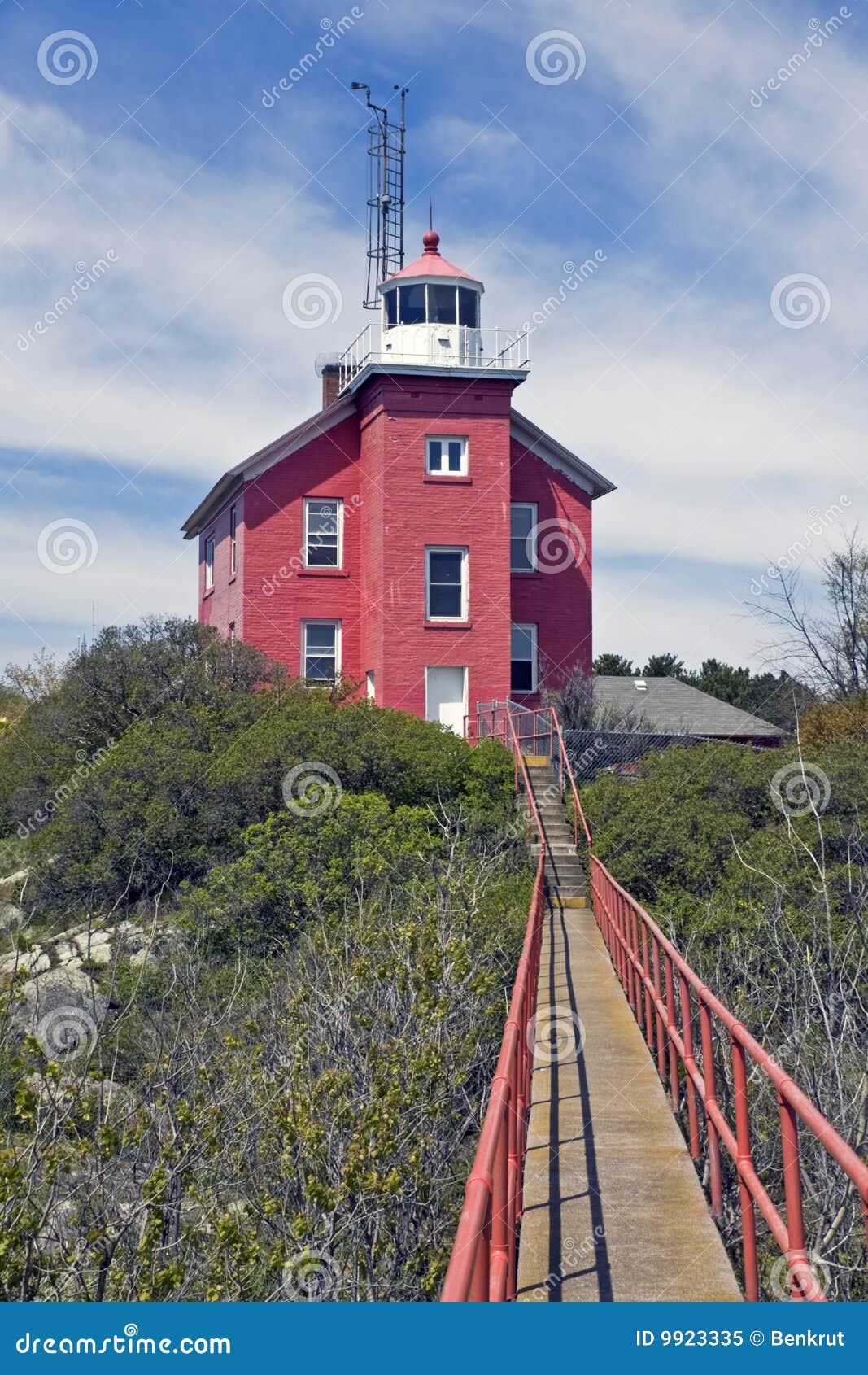 Marquette Harbor Lighthouse Stock Image - Image of harbor, spring: 9923335