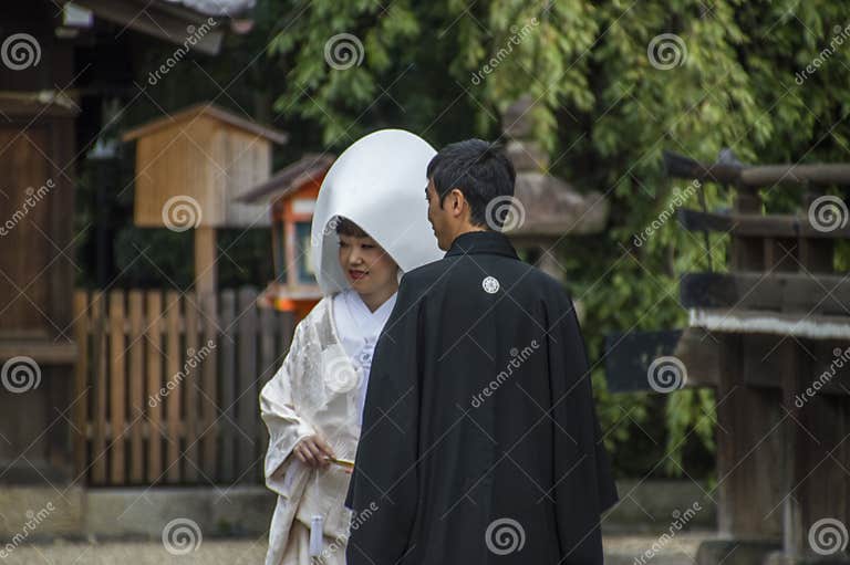 Japanese Couple Marriage At Yasaka Shrine Kyoto Japan Editorial