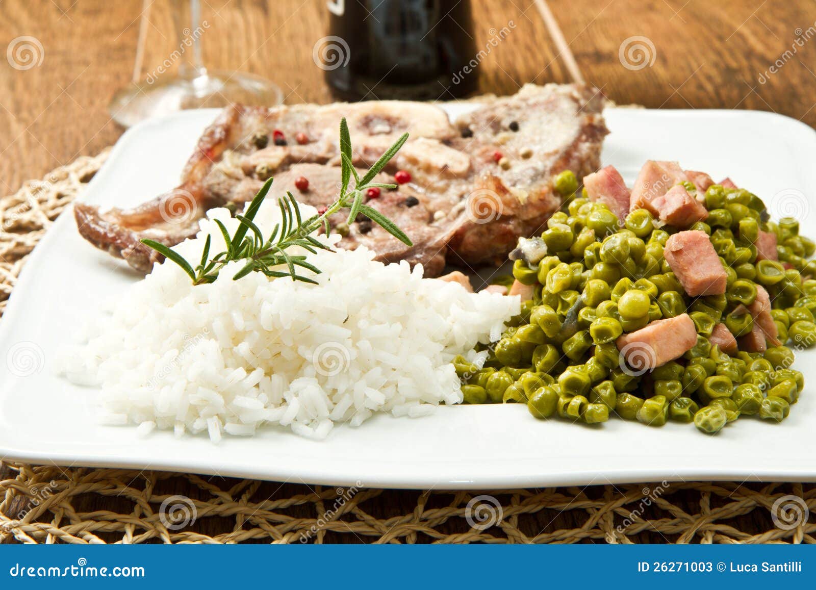 Marrowbone with peas stock image. Image of osso, buco - 26271003