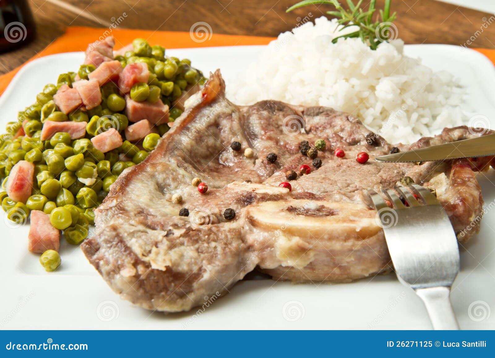 Marrowbone with peas stock image. Image of chop, osso - 26271125