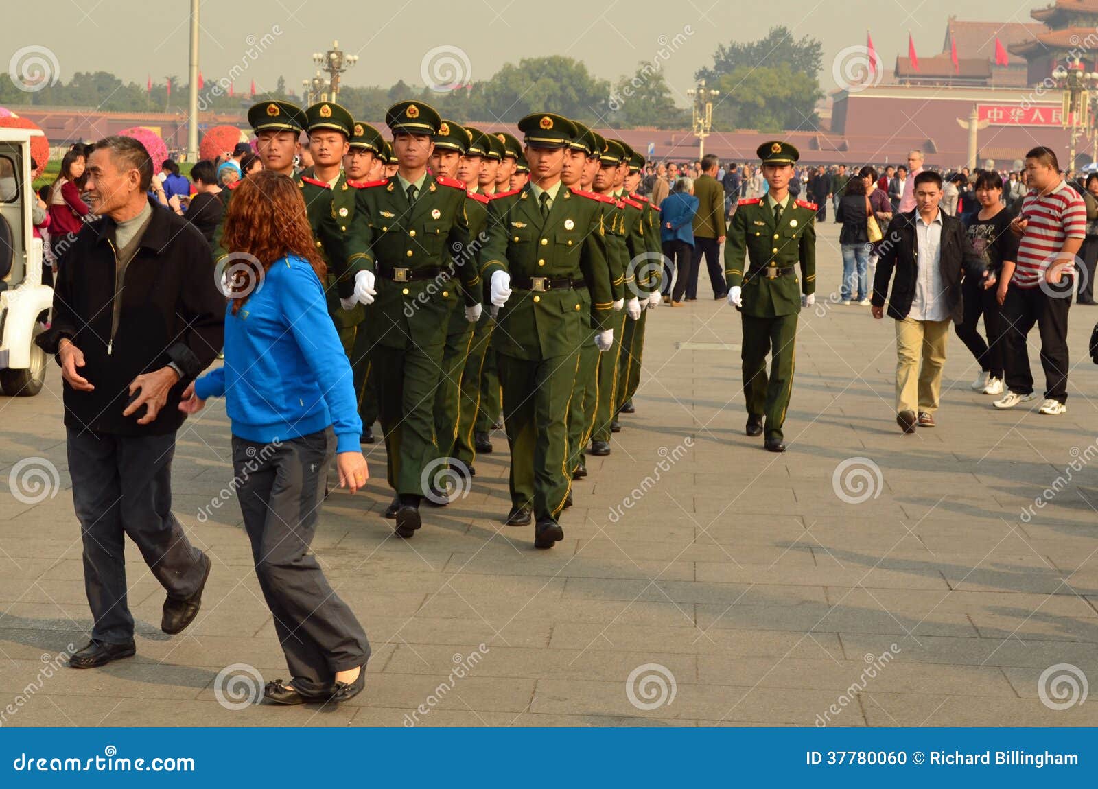 Marschierende Rote Garden, Tiananmen-Platz Redaktionelles Bild - Bild ...