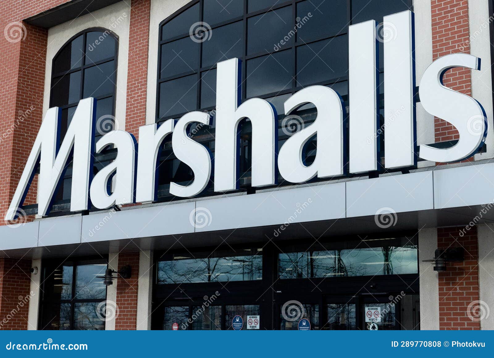 Marshalls Store Sign in Toronto Editorial Stock Photo - Image of name ...