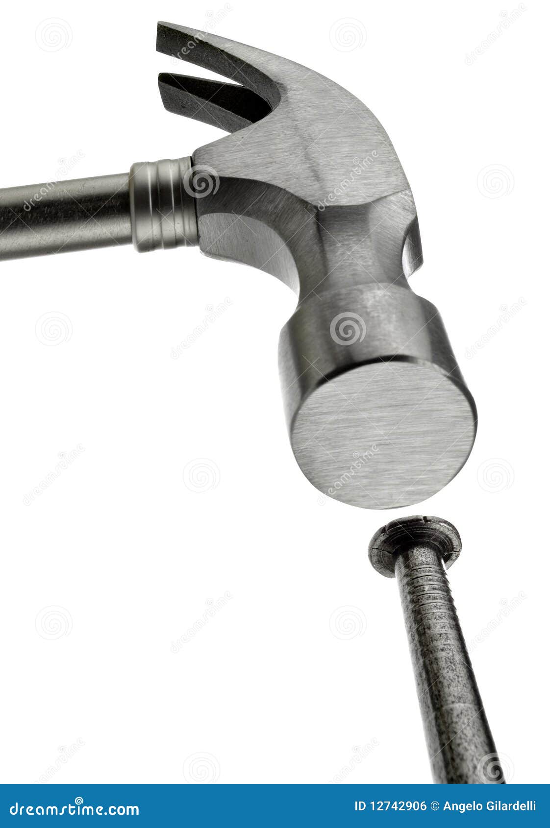 Martelo e prego foto de stock. Imagem de esmagamento - 12742906