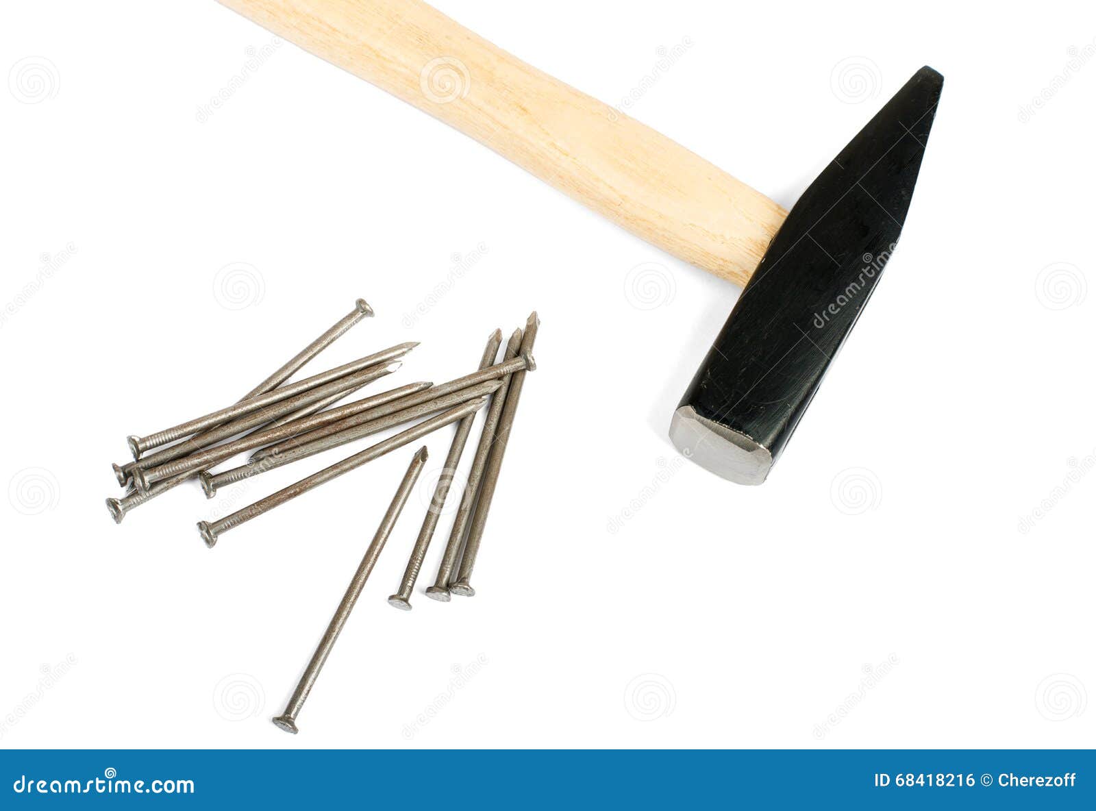 Martillo con los clavos foto de archivo. Imagen de primer - 68418216