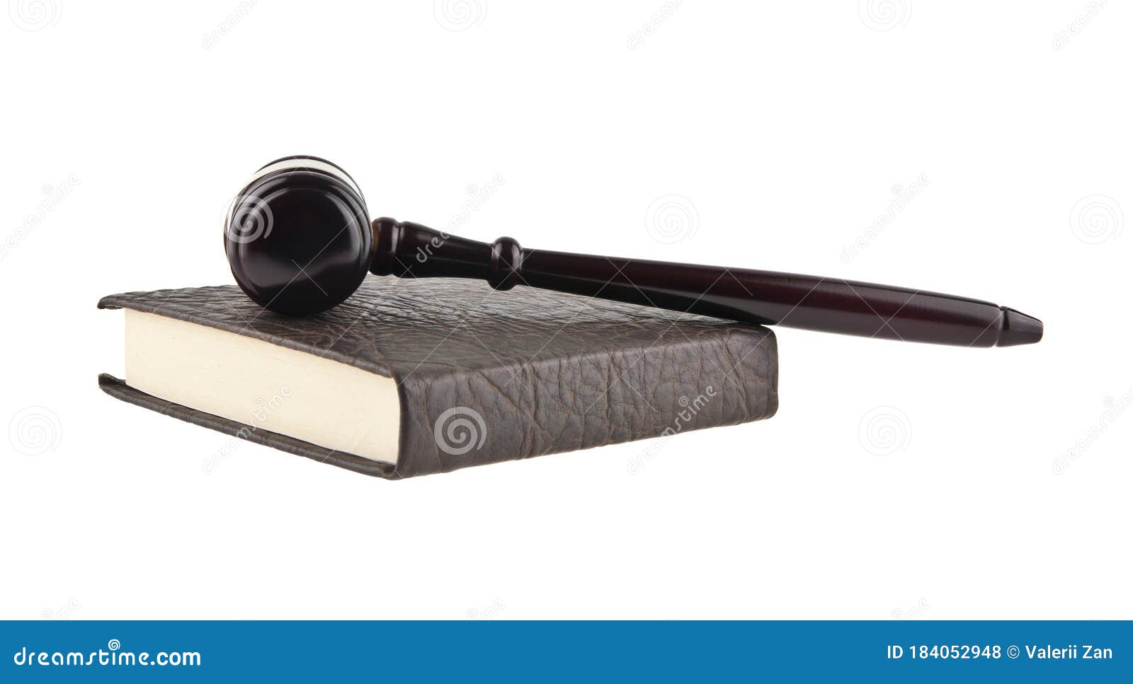 Martillo De Madera Y Libro Aislado En Blanco Foto de archivo - Imagen ...