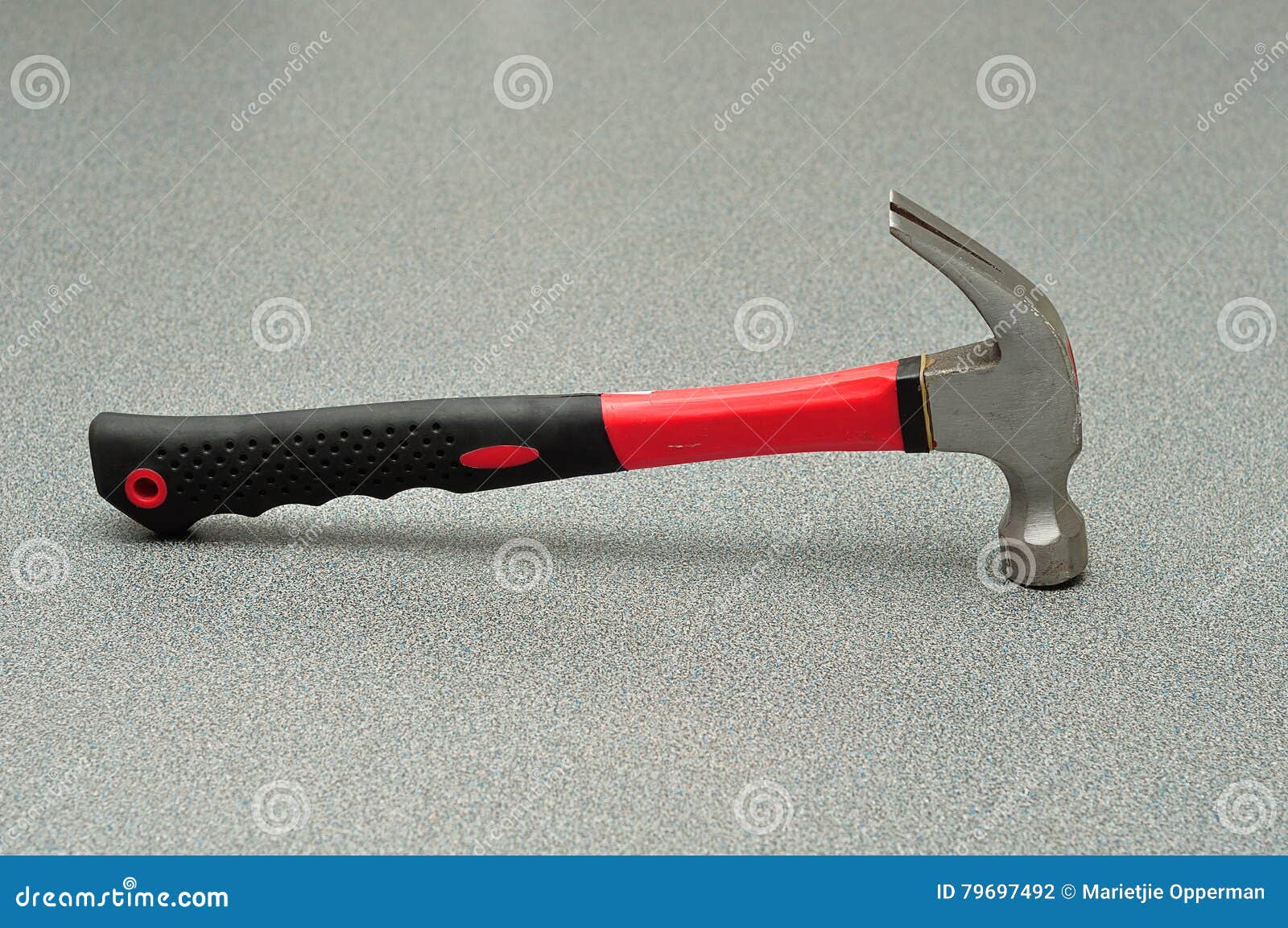 Martillo rojo y negro foto de archivo. Imagen de hierro - 79697492
