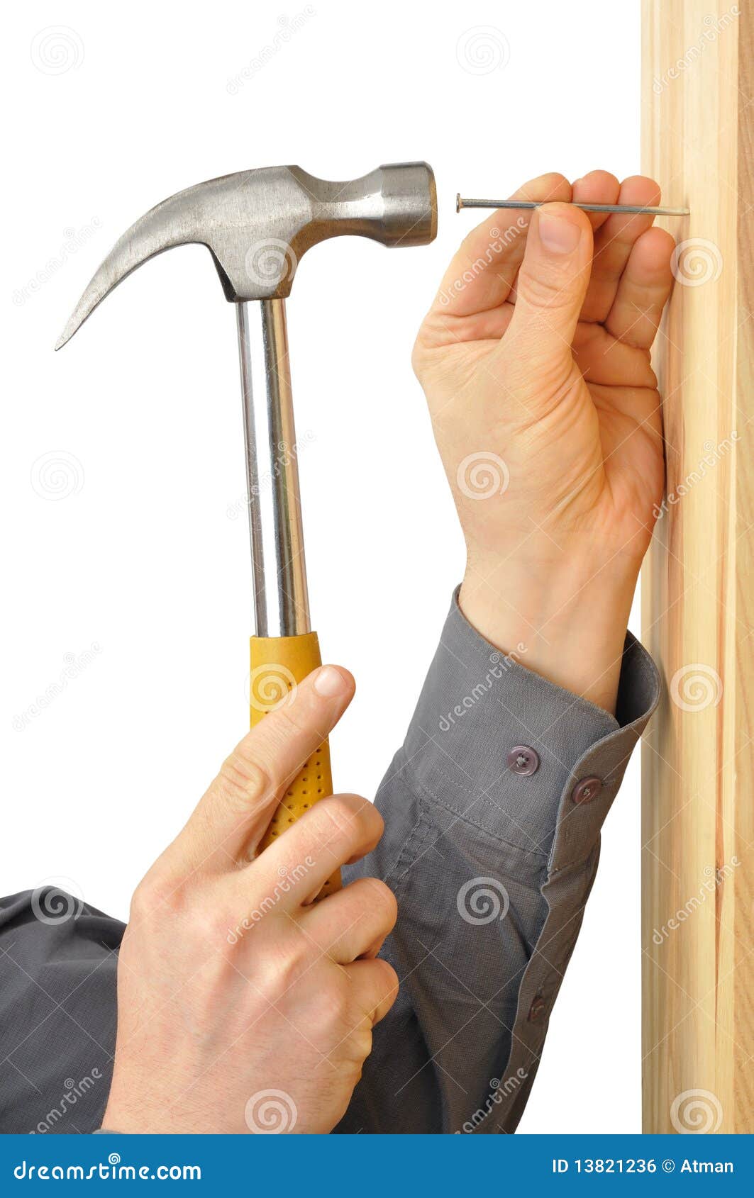 Martillo y clavo foto de archivo. Imagen de herramientas - 13821236