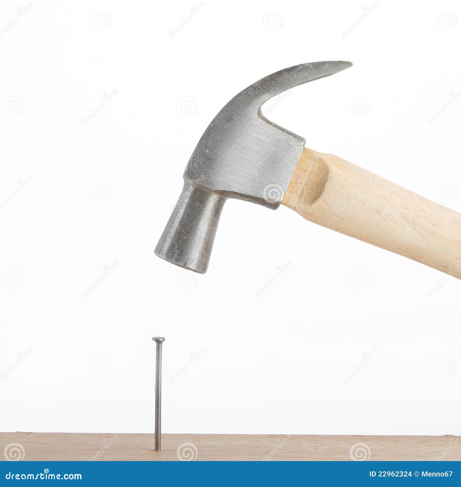 Martillo y clavo foto de archivo. Imagen de industria - 22962324