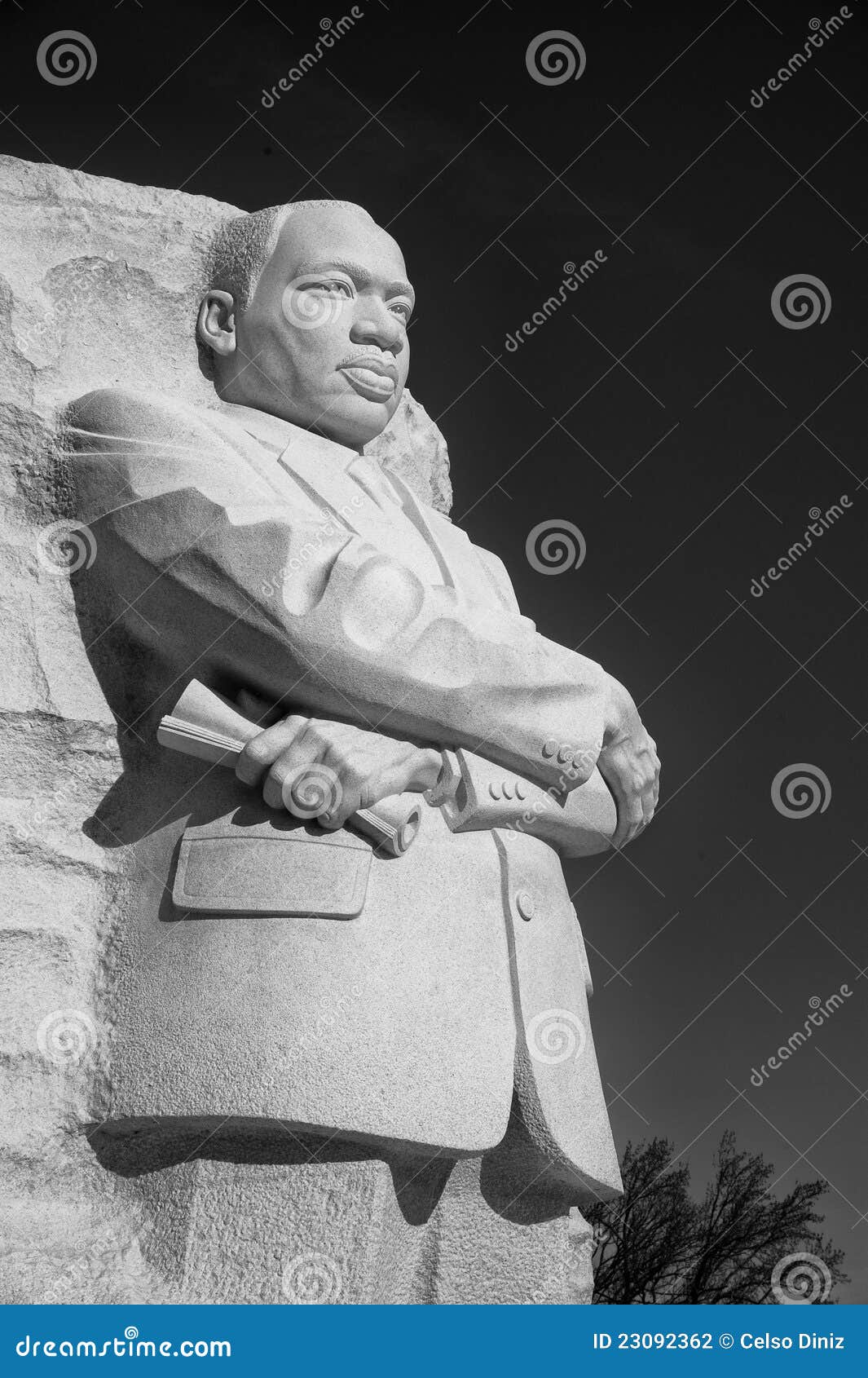 Martin Luther King Jr. Memorial In Compton Civic Plaza, California ...
