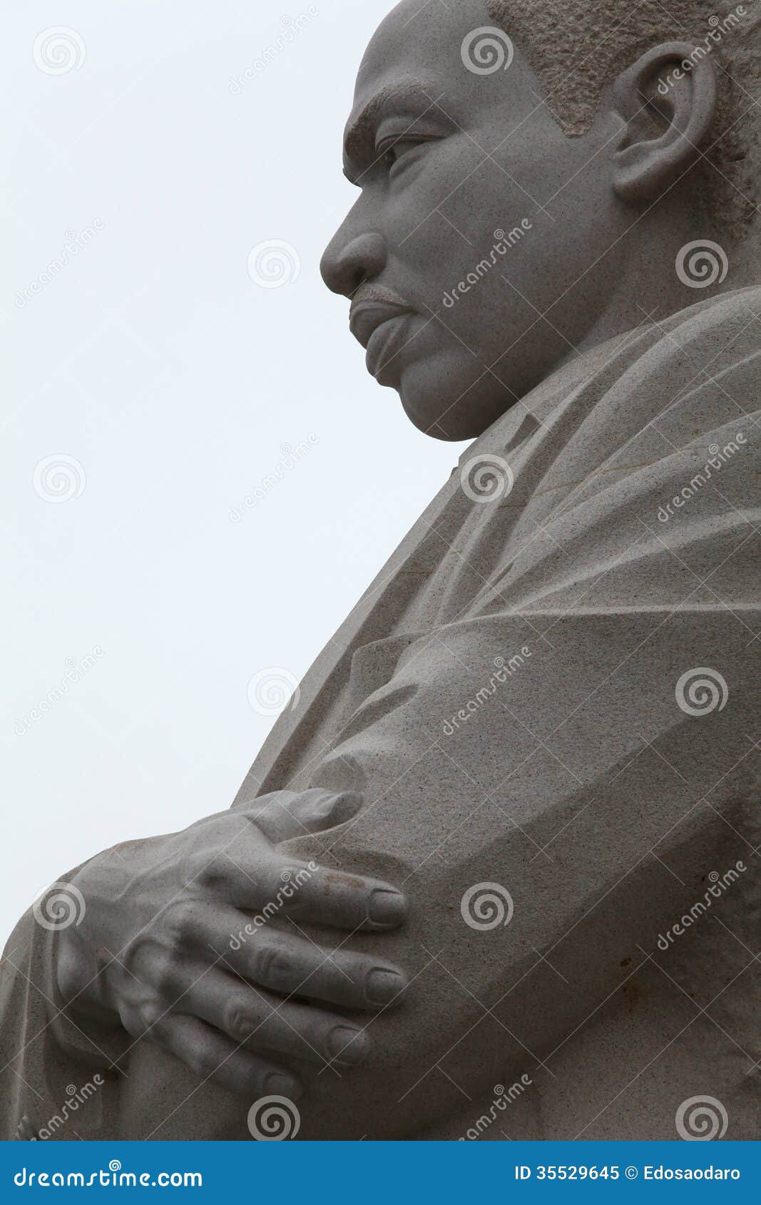 Martin Luther King Jr. Memorial In Compton Civic Plaza, California ...