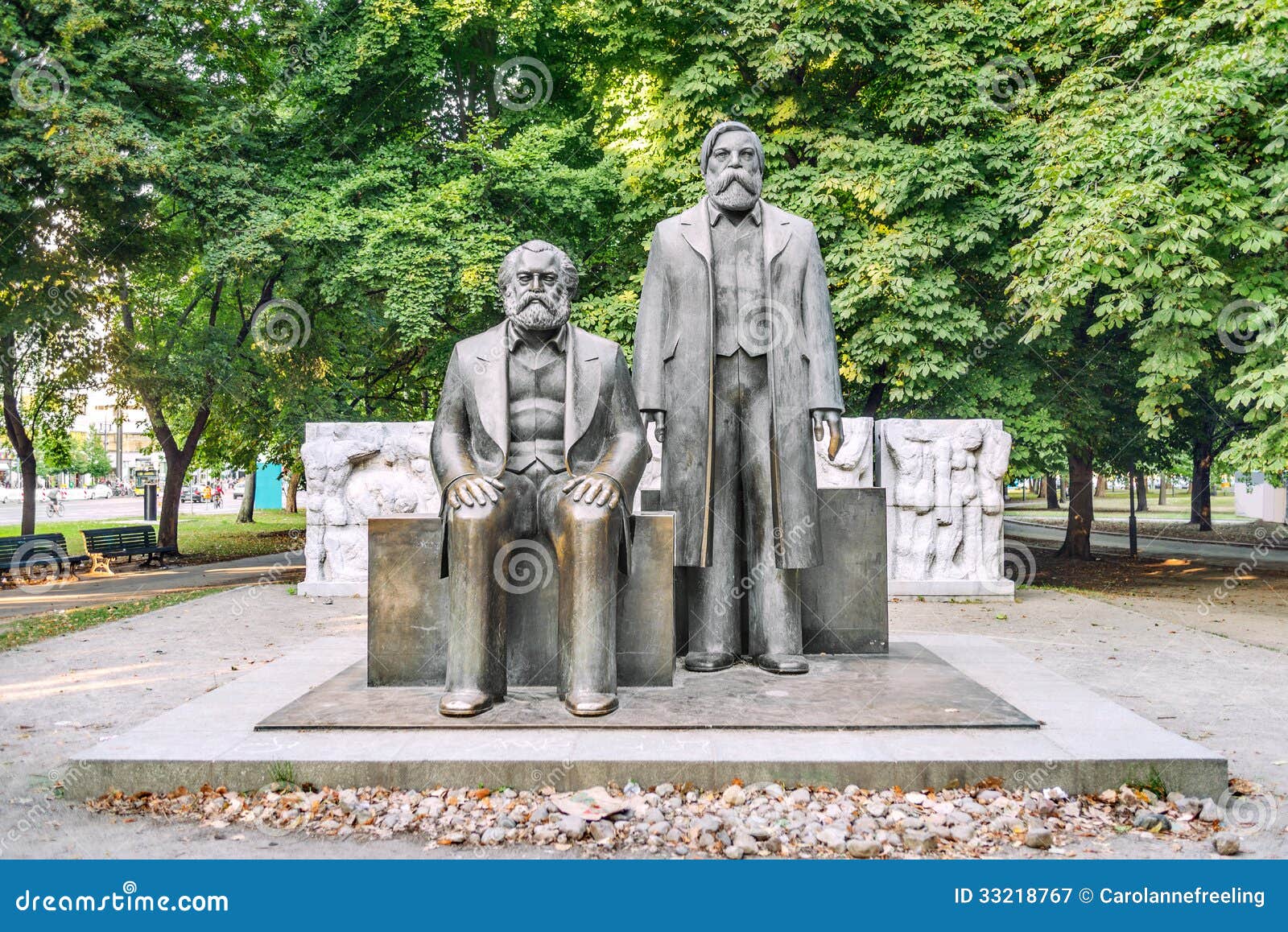 Marx- und Engels-Statuen stockbild. Bild von fotographie - 33218767