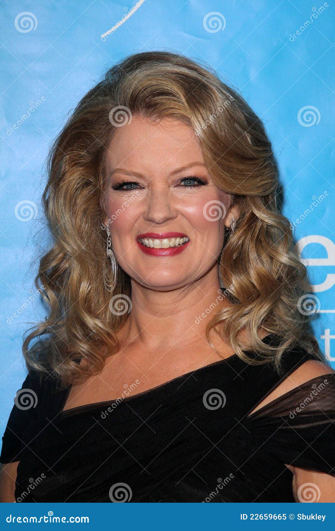 Mary Hart's Instagram, Twitter & Facebook on IDCrawl