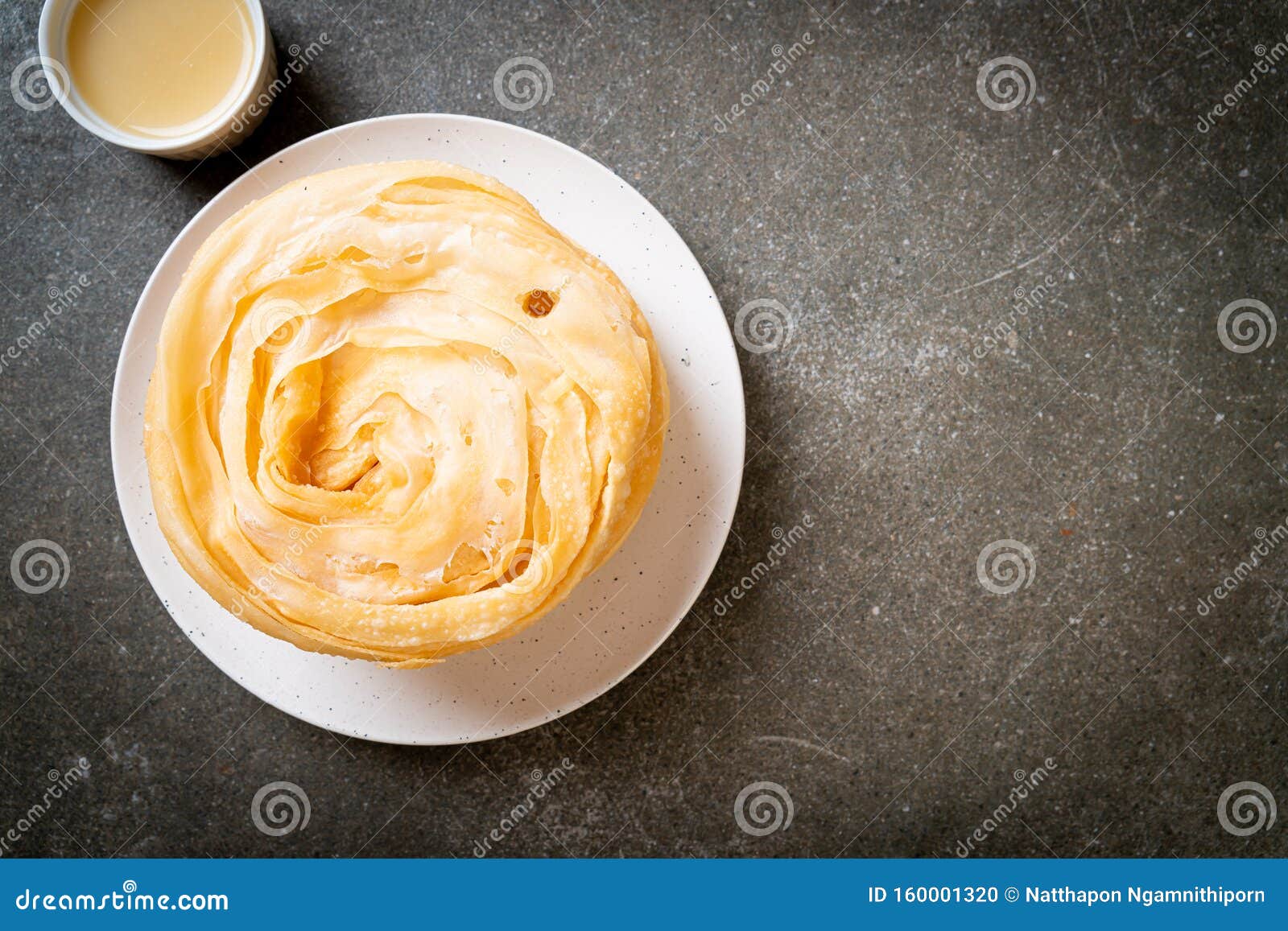 Masa De Roti Frita Y Crujiente Foto de archivo - Imagen de aislado ...