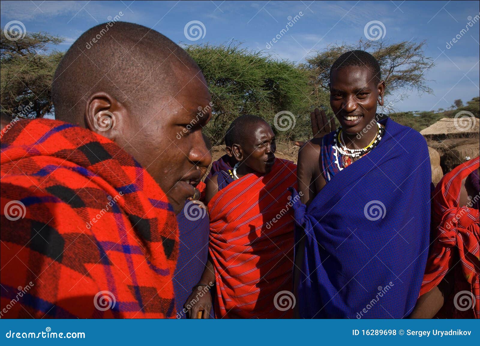 Masai. photo stock éditorial. Image du homme, jour, costume - 16289698