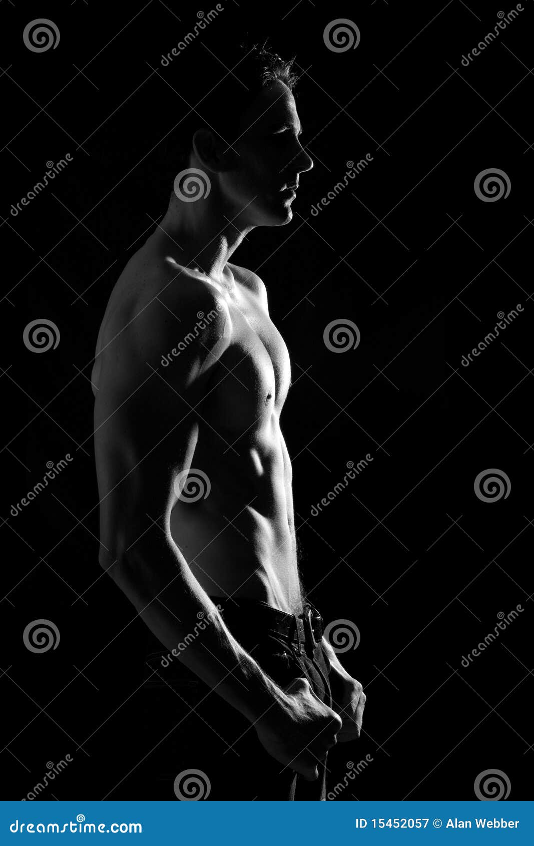 Maschio magro ed adatto immagine stock. Immagine di muscolo - 15452057