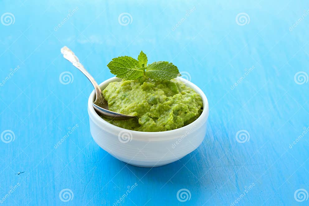 Mashed green peas stock image. Image of spoon, homemade - 44334113