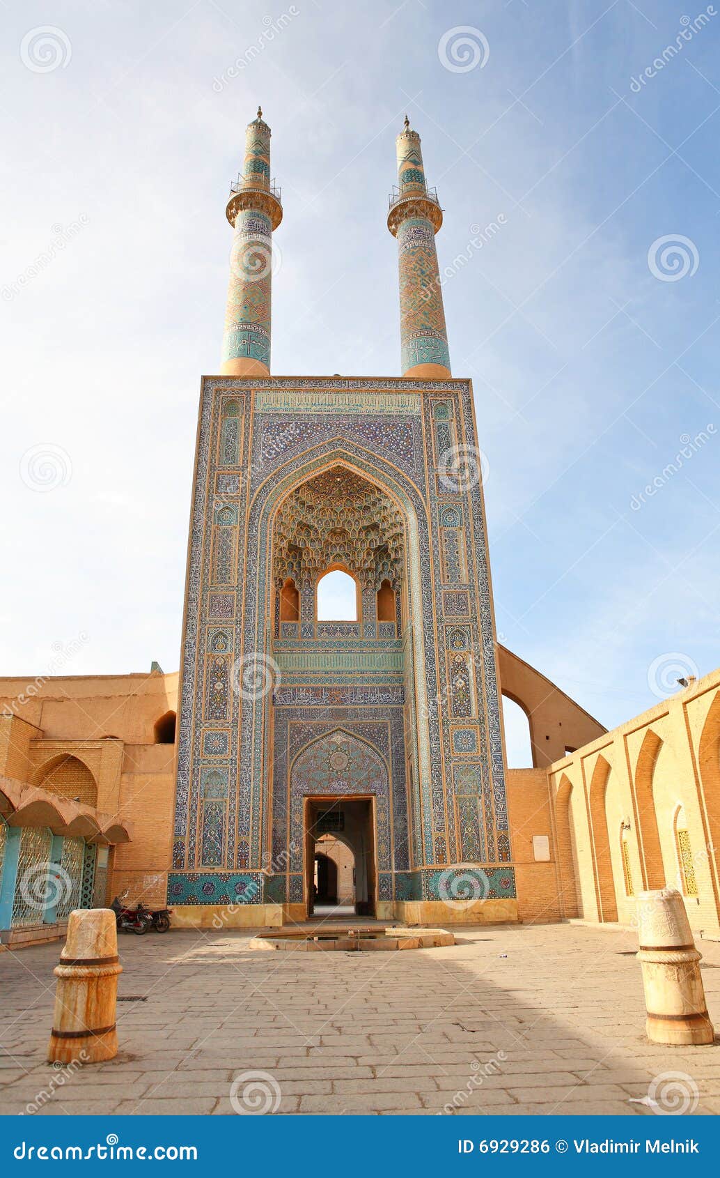 Masjed-i Jame Mosque stock photo. Image of middle, exterior - 6929286