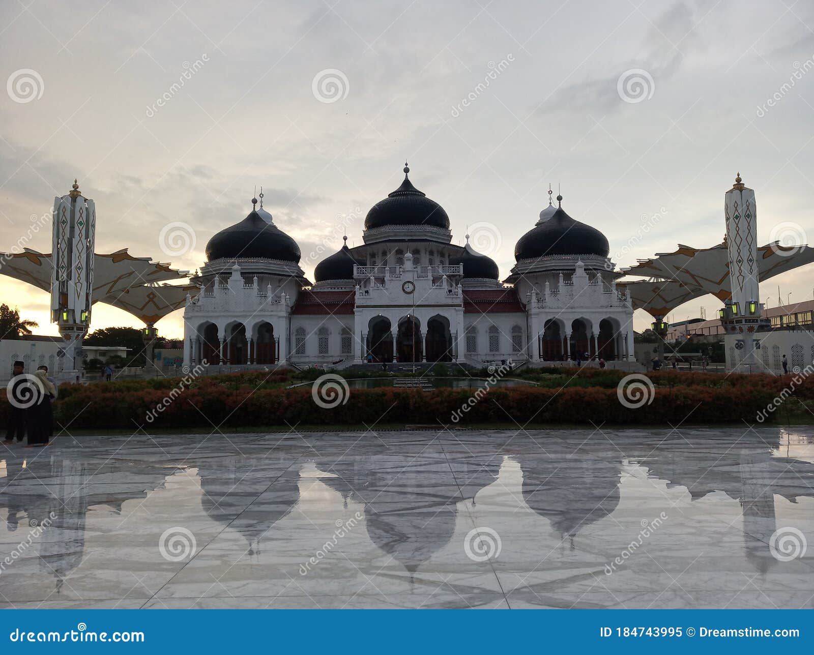 Wallpaper Masjid Baiturrahman Aceh