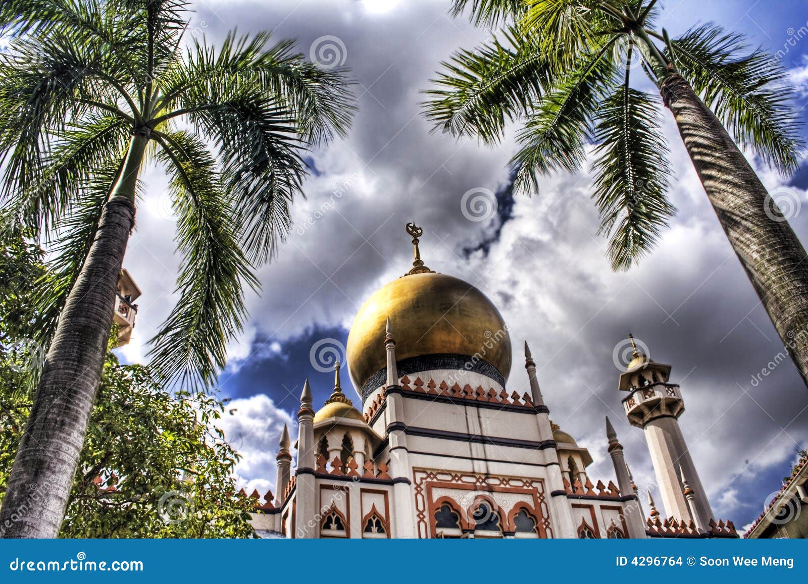 Masjid Sultan Mosque stock photo. Image of cloudy, postcard - 4296764