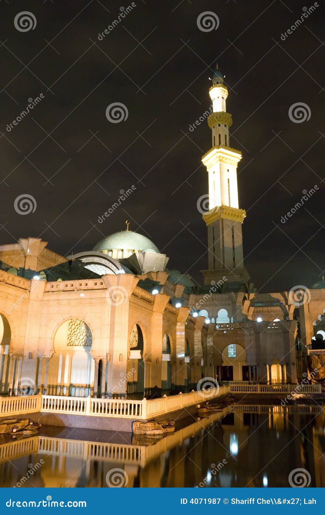 Masjid Wilayah Persekutuan stock image. Image of tower - 4071987
