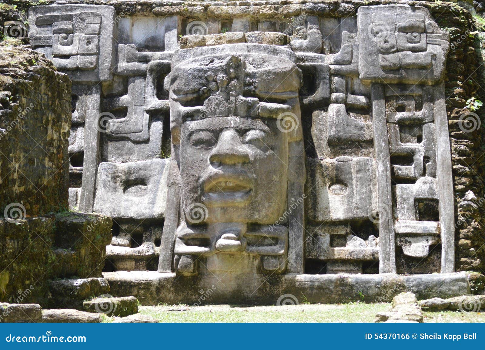 Mask Temple, Lamanai, Belize Stock Photo - Image of tropic, mask: 54370166