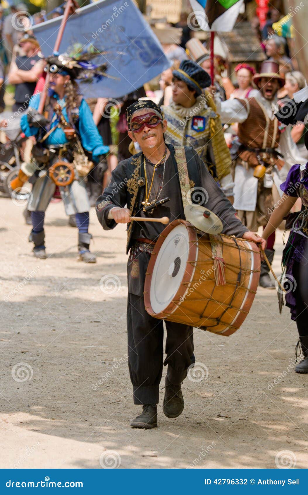 Masked Drummer editorial photography. Image of bristol - 42796332