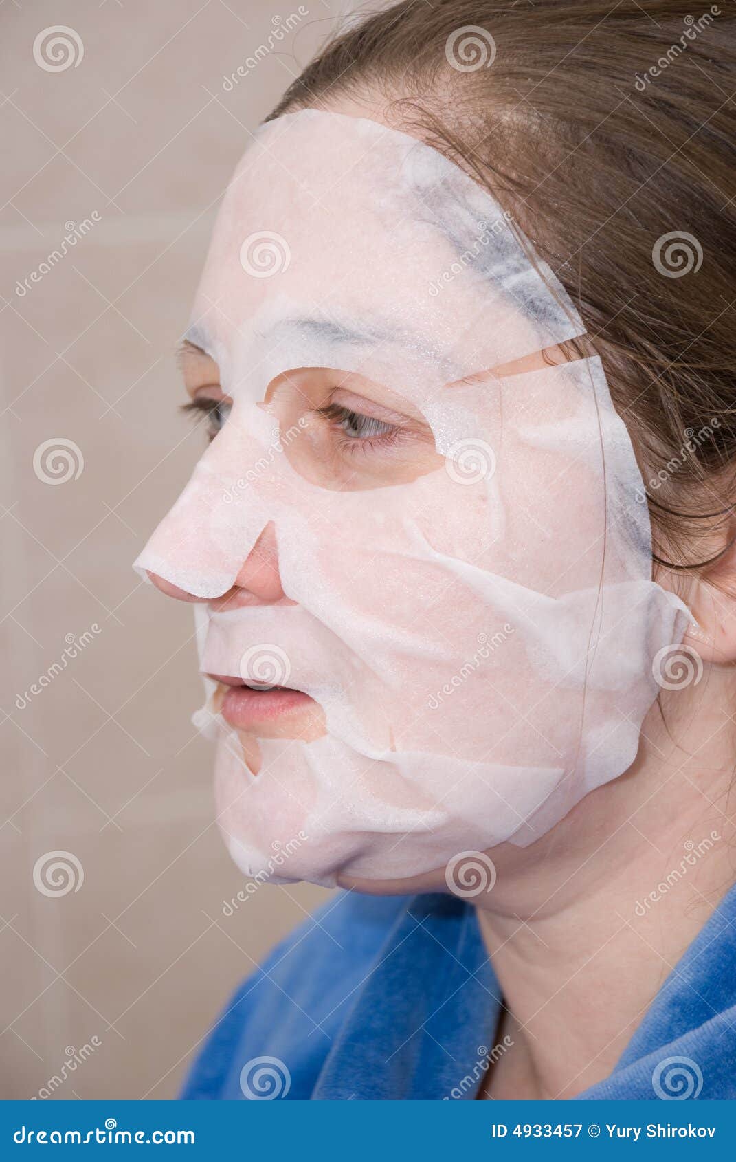 Maskering fotografering för bildbyråer. Bild av medicin - 4933457