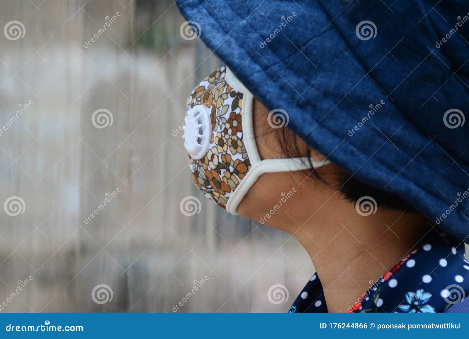 Masks are Effective at Capturing Droplets Stock Photo - Image of ...