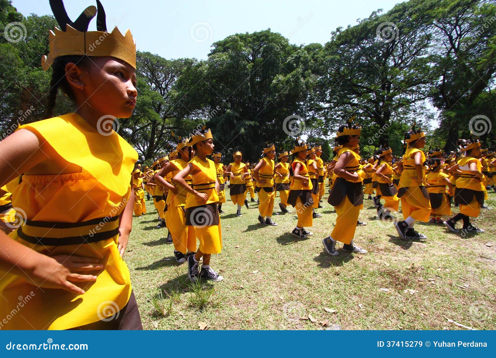 Mass dance editorial stock image. Image of dancers, java - 37415279