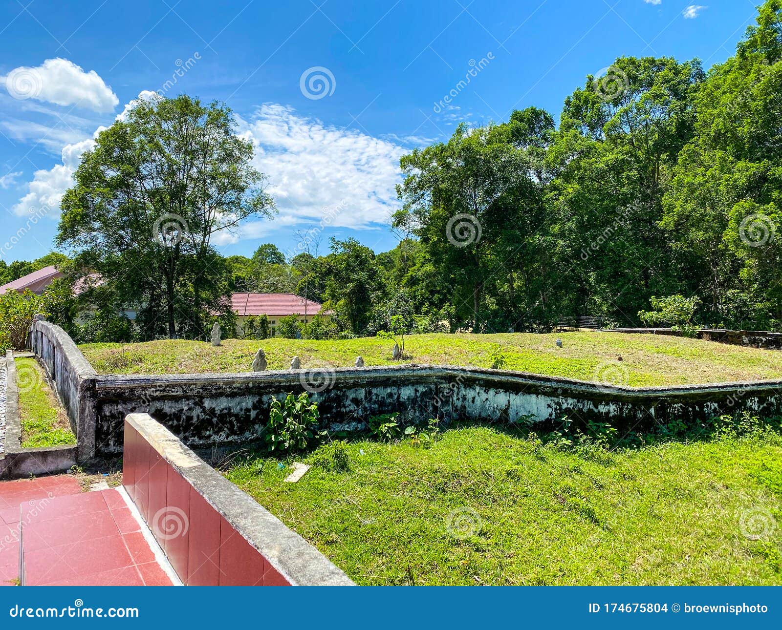 Mass Grave of Victims Deadly Earthquake and Tsunami in Aceh Stock Photo ... Mass Grave of Victims Deadly Earthquake and Tsunami in Aceh Stock Photo ...