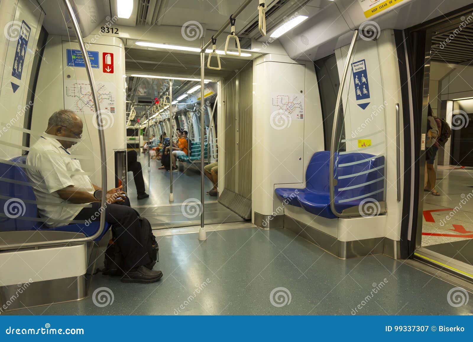 Singapore MRT subway editorial photography. Image of info - 99337307