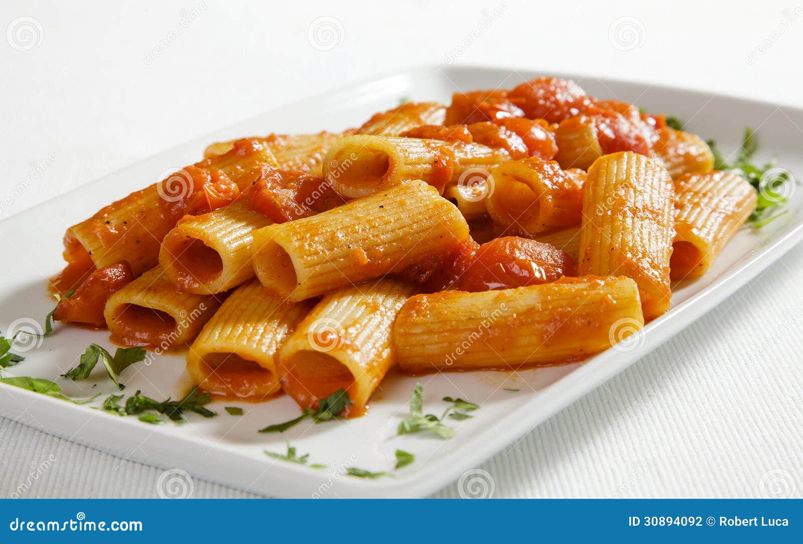 Massa Italiana Com Molho De Tomate Foto de Stock - Imagem de enchimento ...