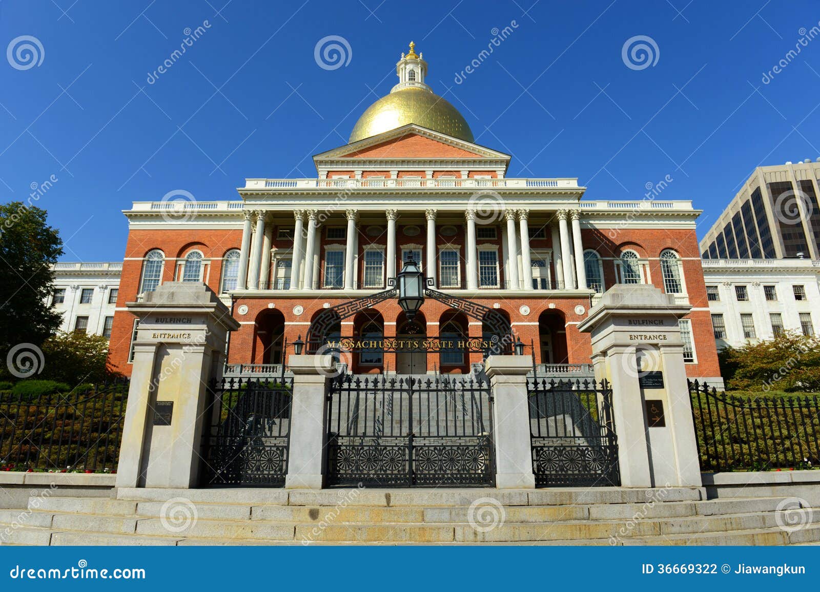 Massachusetts State House, Boston Stock Photo - Image of hill, boston ...
