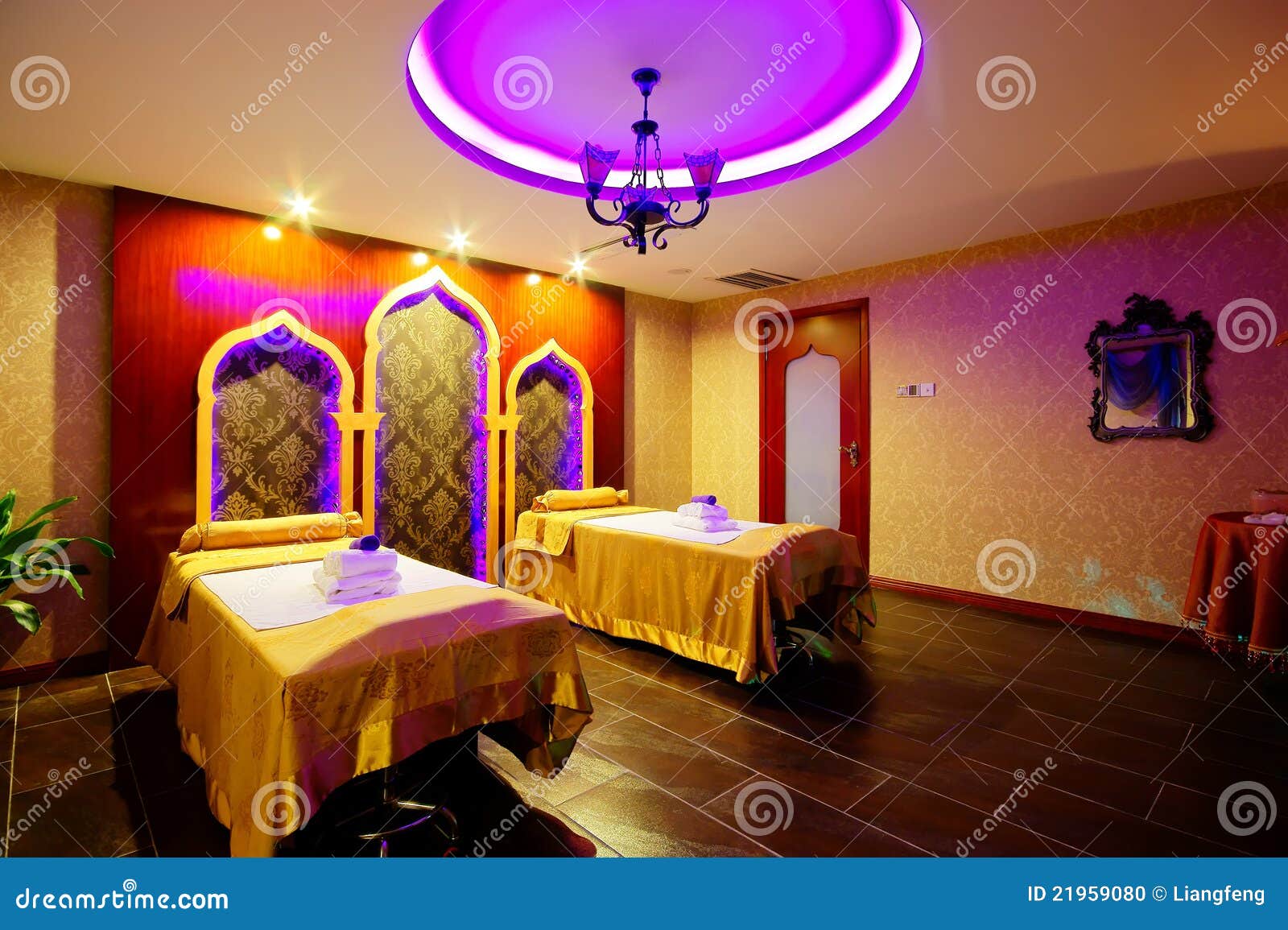 Massage table stock photo. Image of room, furniture, house - 21959080