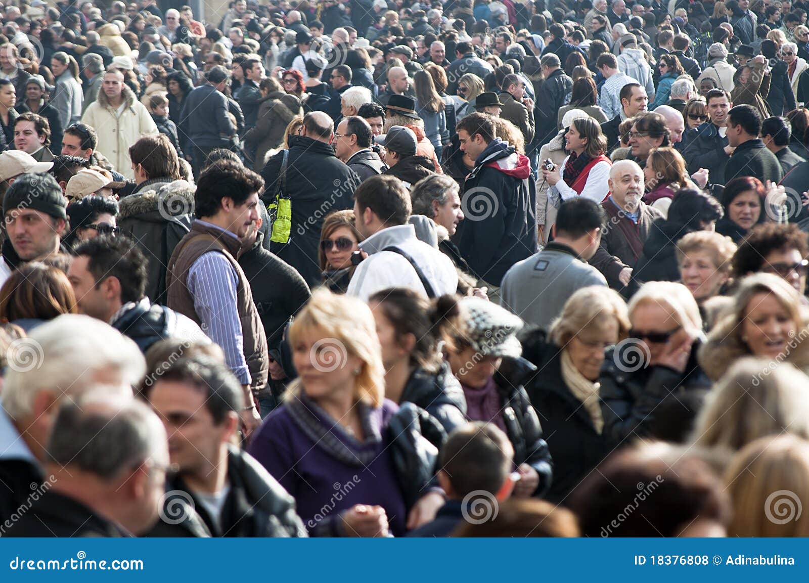 Massen redaktionelles stockfoto. Bild von geschichte - 18376808