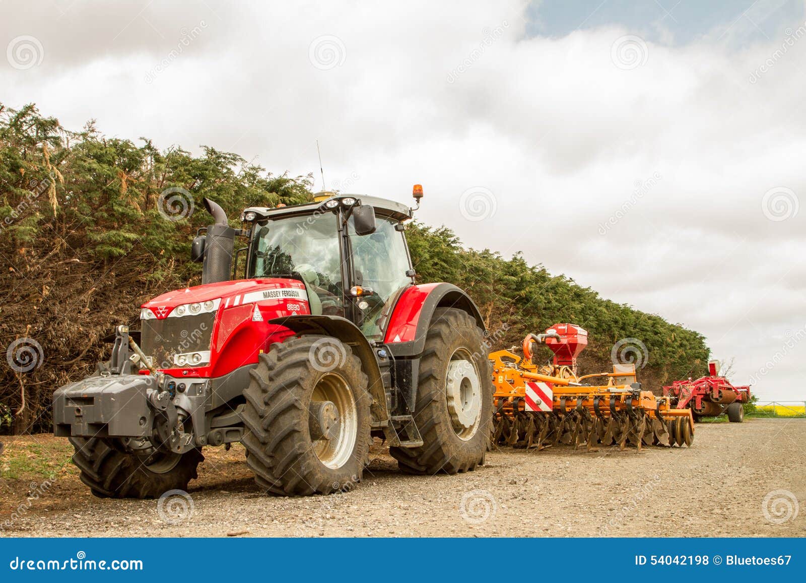 Massey Ferguson 4255 Tractor Spreading Slurry In Field Editorial Photo ...
