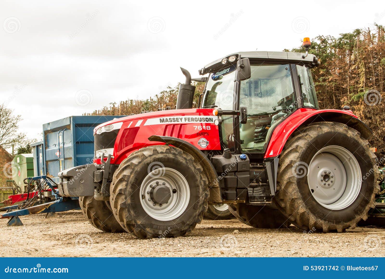 Massey Ferguson 4255 Tractor Spreading Slurry In Field Editorial Photo ...