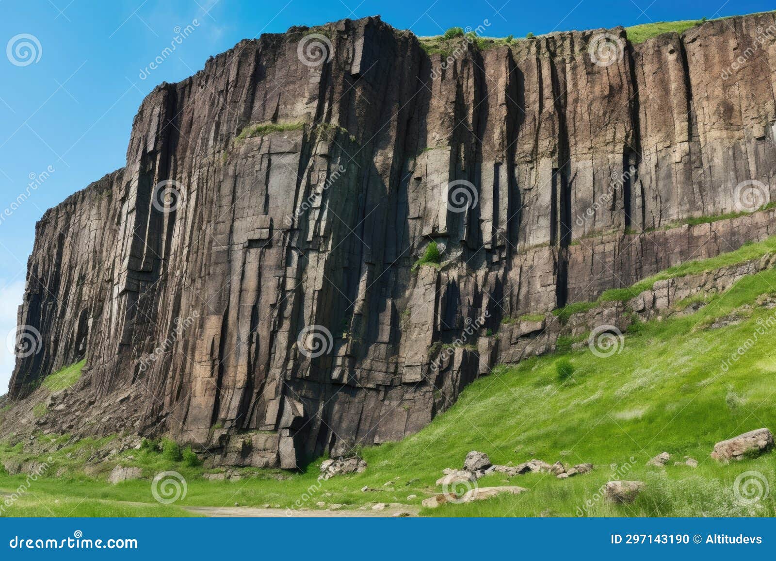 Massive Basalt Column Cliff Stock Photo - Image of geological, erosion ...
