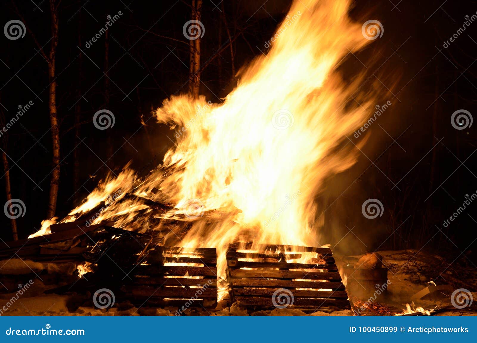 Massive Bonfire in Winter Night Stock Image - Image of ablaze, blazing ...