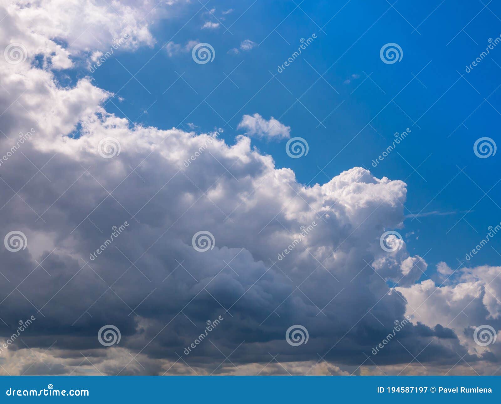Massive Rain Clouds - Cumulus Congestus - Creates a Wall of Clouds in ...