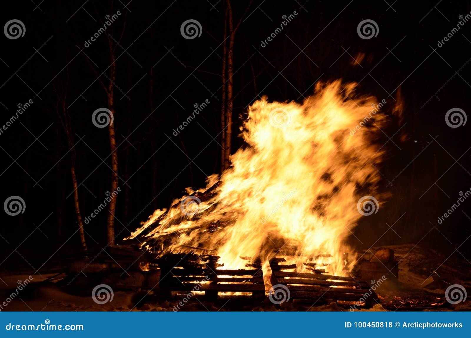 Massive Wood Fire in Winter Stock Photo - Image of flaming, bonfire ...