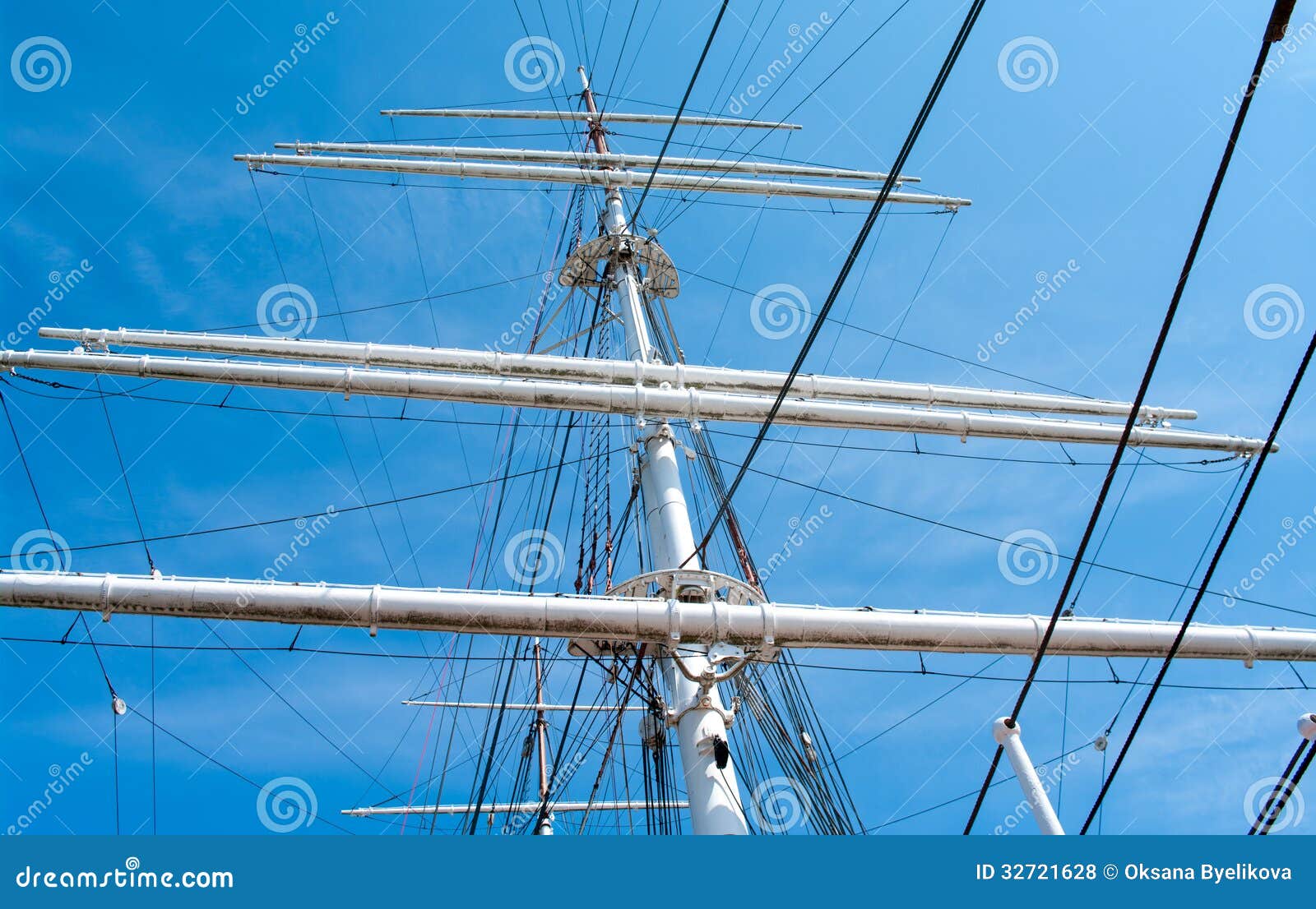Mast yacht without sails stock photo. Image of nature - 32721628