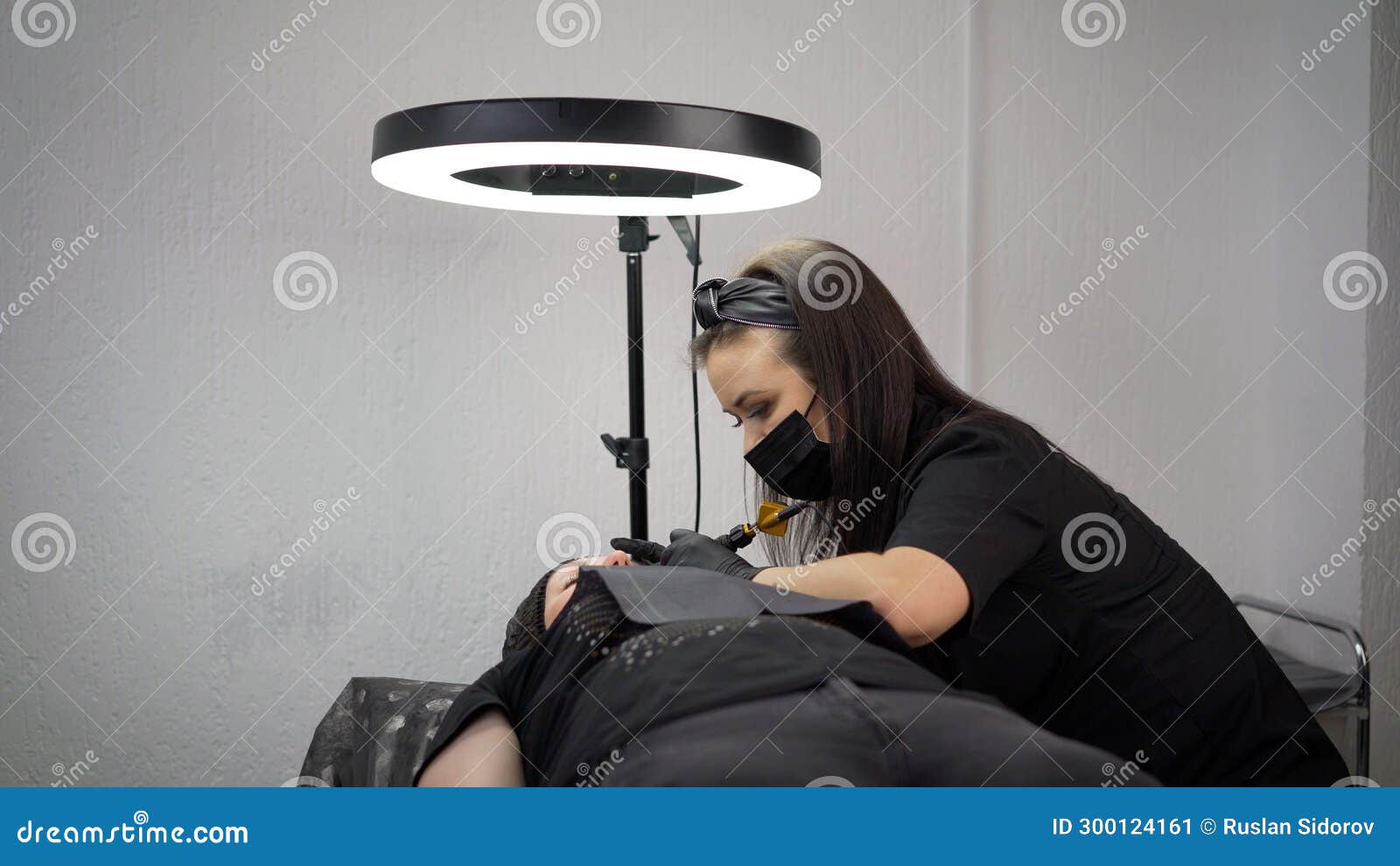 Brow Master Measuring Brows with the Ruler. Permanent Makeup for ...